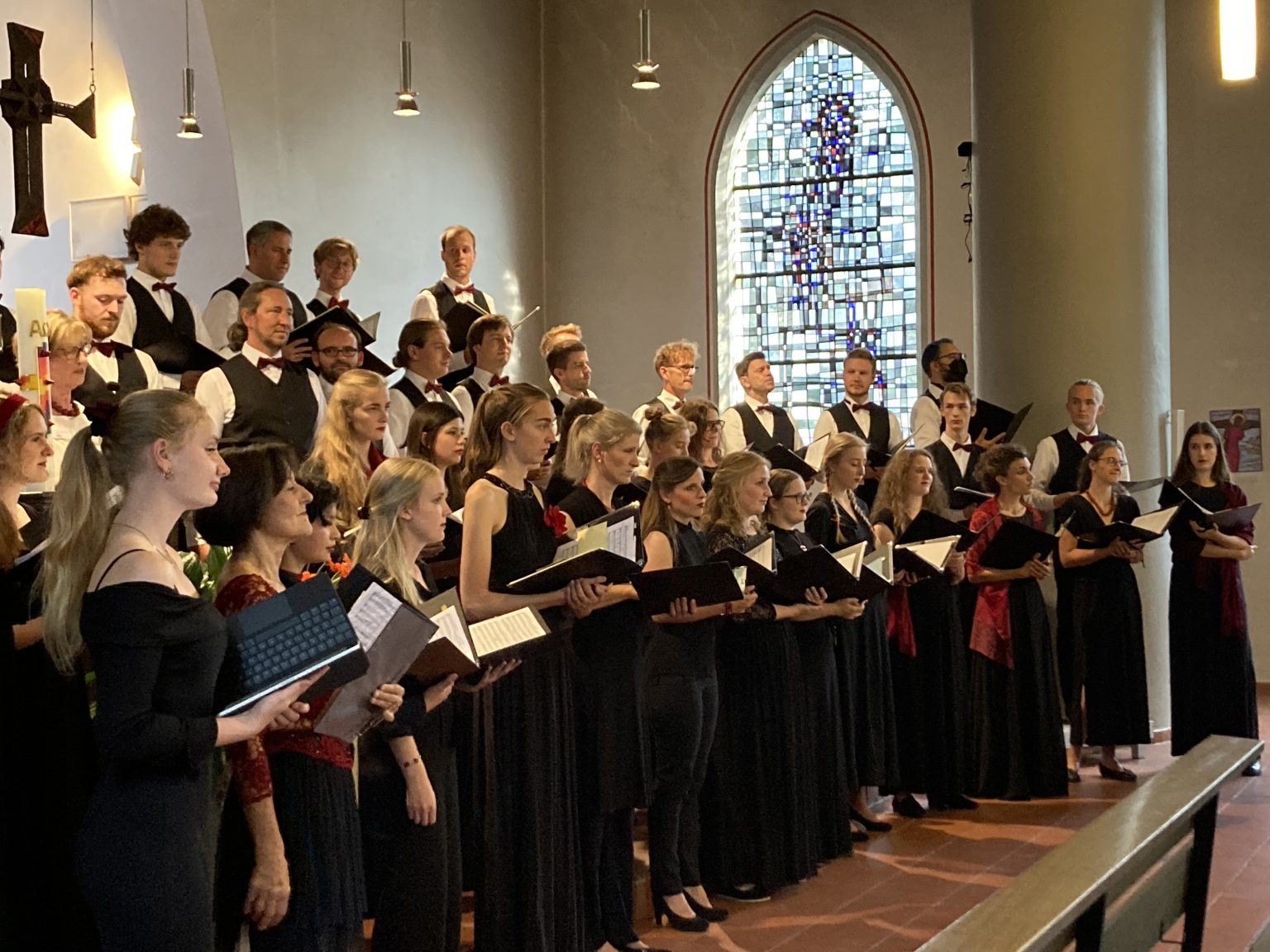 „Junger Chor NRW“ verzaubert die Zuhörer*innen in der Marienkirche ...